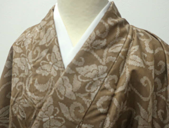 【楽天市場】福袋初売りセール最大65%OFF【IDnet】【着物】 紬 蝶に唐草文様 身丈約157cm 裄丈約63cm 24z-2320【リサイクル】：アイディーネット