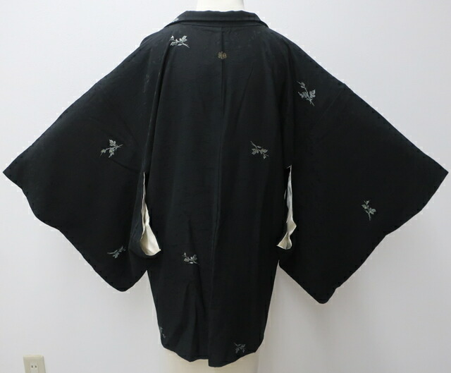 【楽天市場】福袋初売りセール最大65%OFF【IDnet】【着物】黒羽織 縫い紋 金銀糸 植物文 紐付き 24z-4650【リサイクル】：アイディーネット