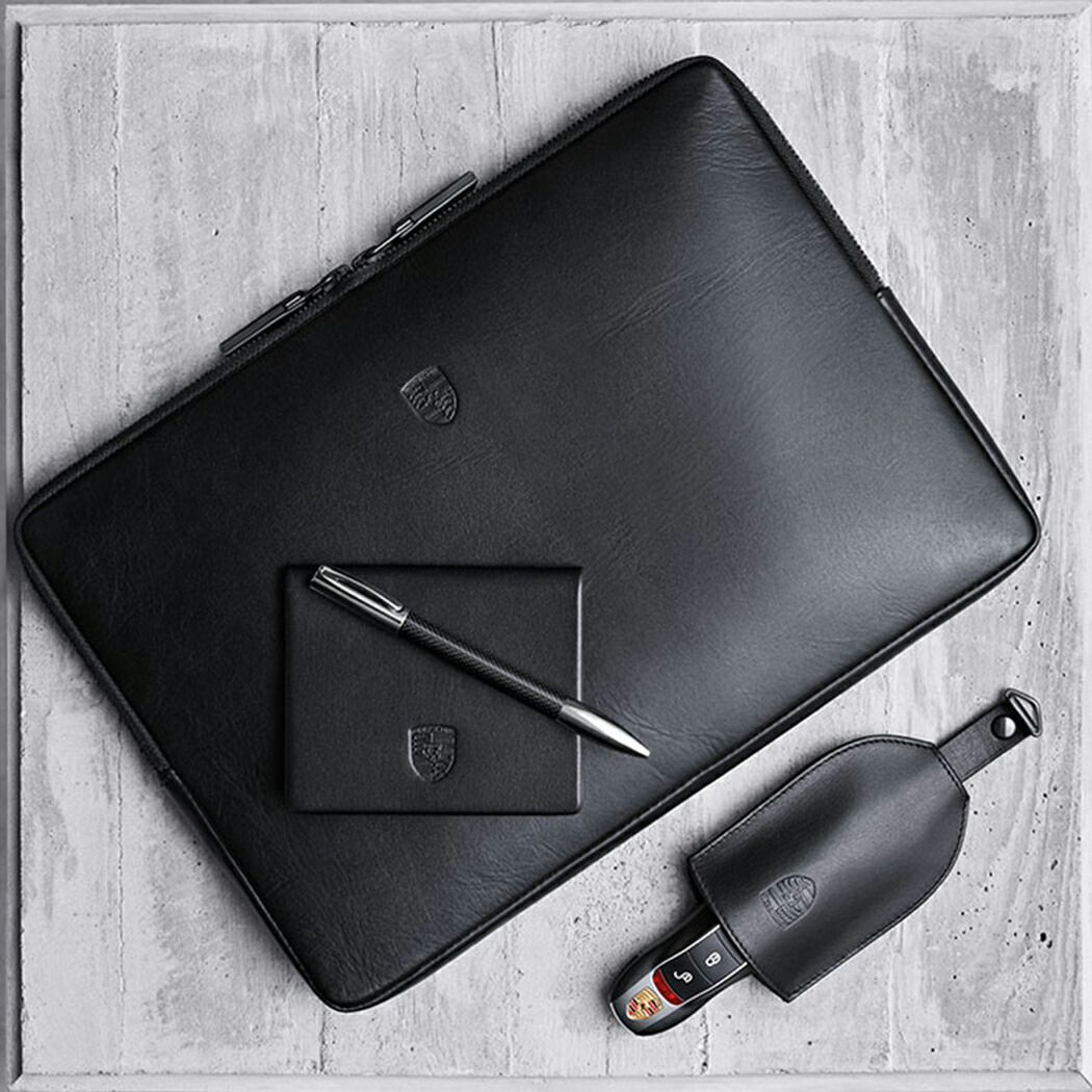 【楽天市場】【 ポルシェ 純正 】 メンズ レザー キーポーチ ブラック キーカバー キーホルダー クレスト エンボス加工 高品質 仔牛革 ...