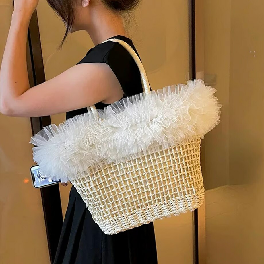 【楽天市場】チュール バスケットバッグ ストローバッグ かごバック 2色展開 レディース わら 春 夏 秋 シンプル 人気 おしゃれ カジュアル おすすめ ビーチ お出かけ プール 大人可愛い ...