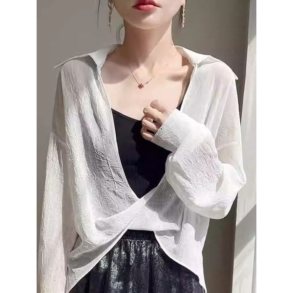 【楽天市場】【全2色】秋 新作 人気 ツイスト シアー ブラウス カシュクール トップス 長袖 大人 きれいめ 可愛い 着回し 上品 エレガント シンプル オフィス ホワイト ブラック M L ...