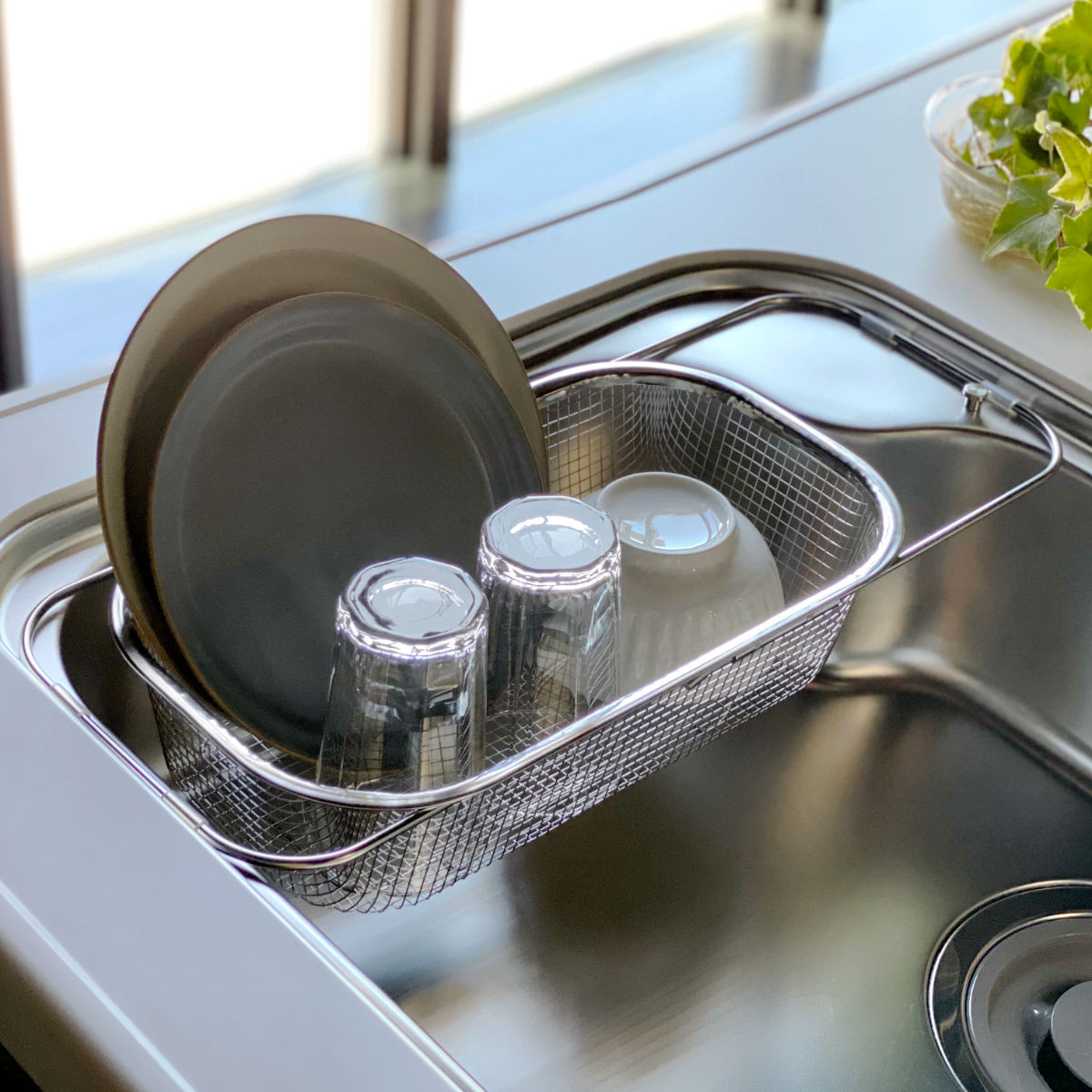 【楽天市場】【レビュー特典付き】 ビーワーススタイル すっきり暮らす水切りかご 深型 シンク渡しタイプ （ 水切りラック 伸縮 日本製 ...