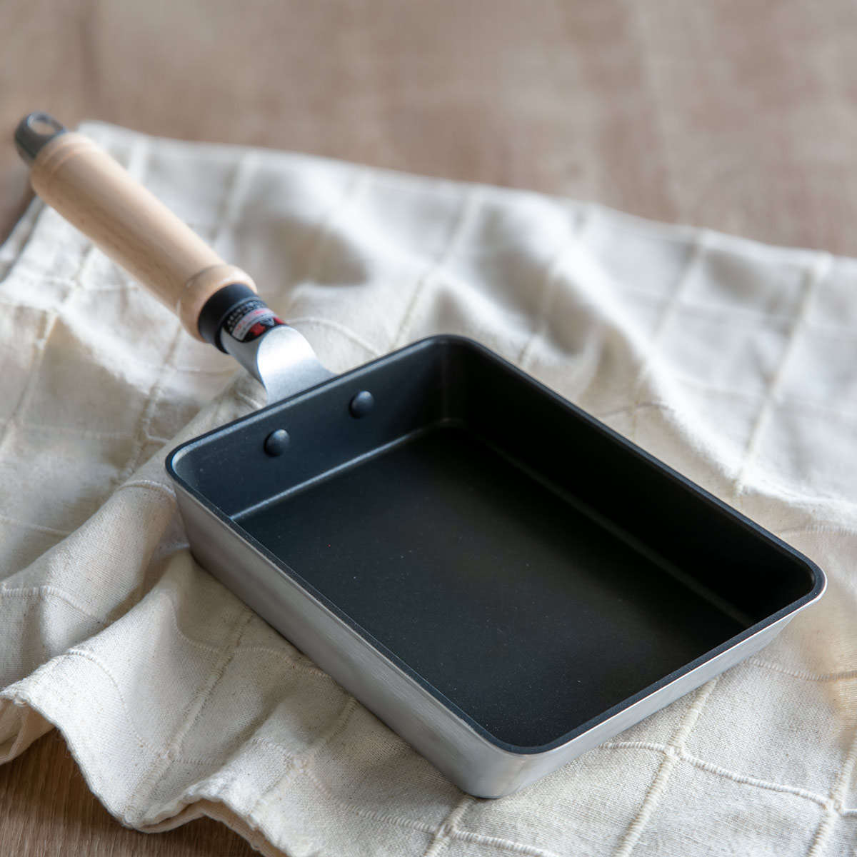 【楽天市場】玉子焼き器 13×19cm ガス火専用 新マイスタープレミアム 北陸アルミ 日本製 （ ガス火対応 卵焼き器 玉子焼きフライパン ...