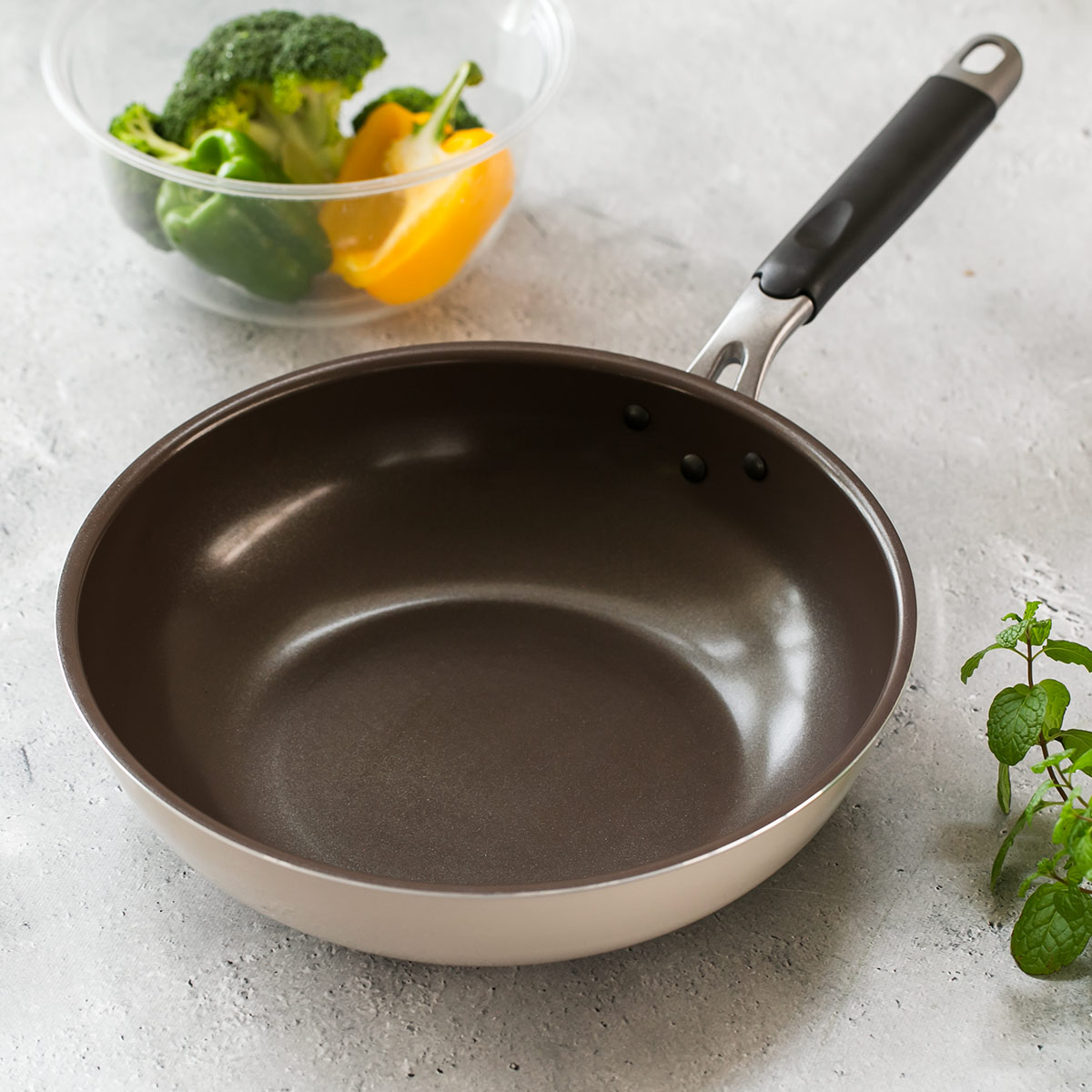 【楽天市場】中華鍋 28cm IH対応 ビオ・セラミック PFOAフリー ベークライトハンドル （ ガス火対応 オール熱源対応 フライパン 深型 片手鍋 炒め鍋 ノンスティック 28センチ ...