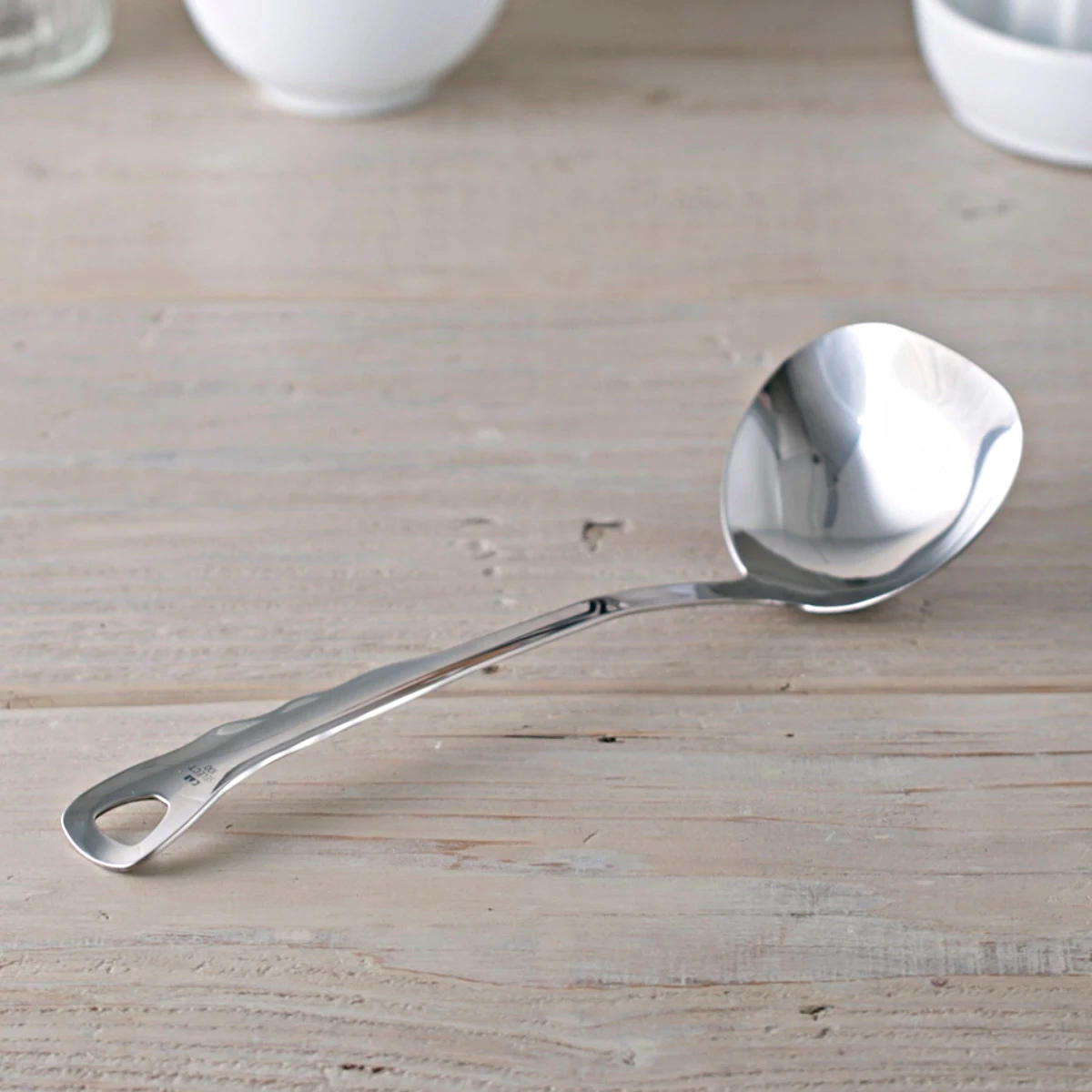 【楽天市場】お玉 28cm SELECT100 ステンレス製 日本製 レードル 貝印 （ セレクト100 おたま ステンレスお玉 穴無し 28 ...