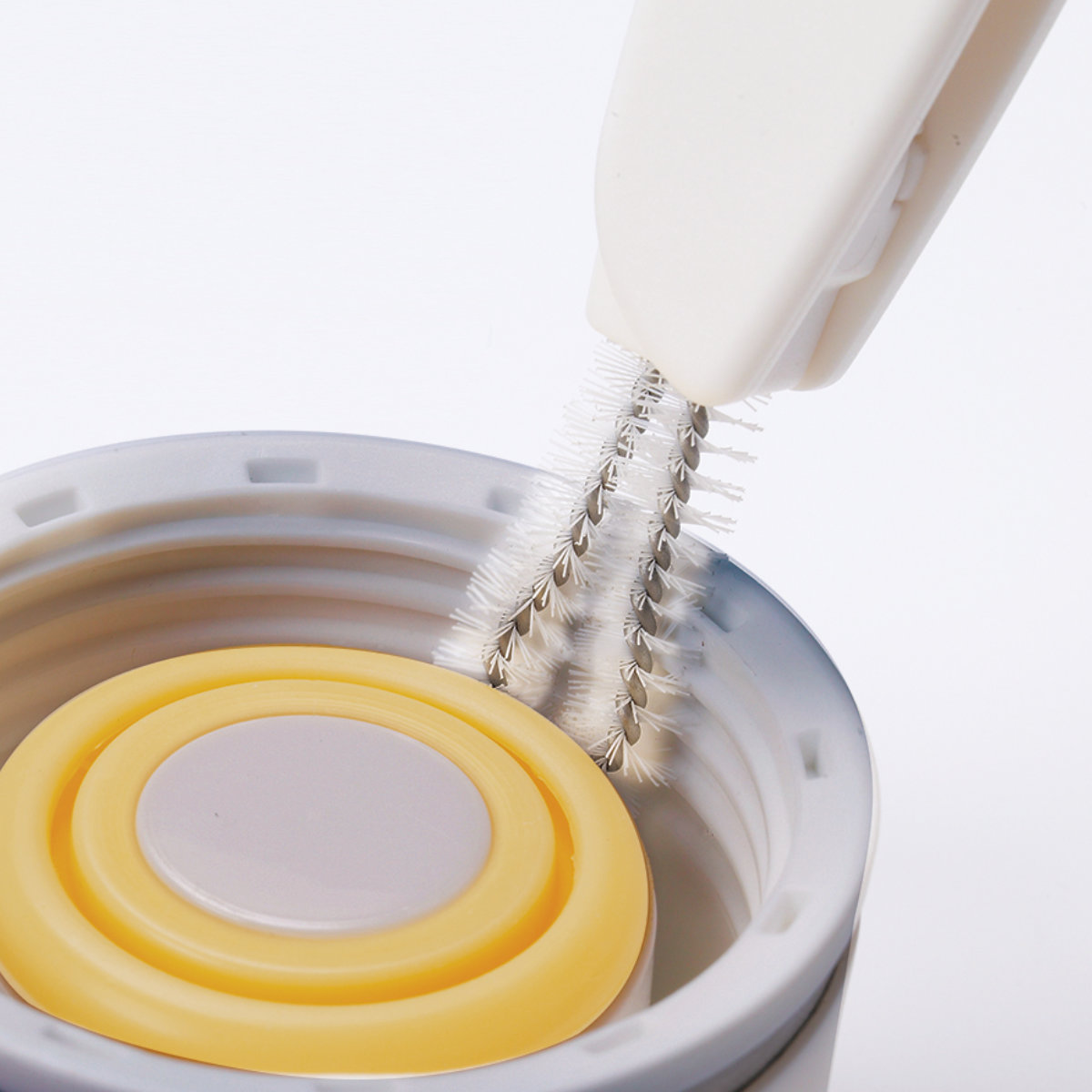 【楽天市場】marna マーナ 水筒すき間洗いブラシ K683W （ ブラシ 洗浄ブラシ 水筒用ブラシ 水筒洗い 水筒洗浄 マグブラシ 水筒ブラシ マグ洗浄 清掃 掃除 キッチンブラシ 洗浄用 ...