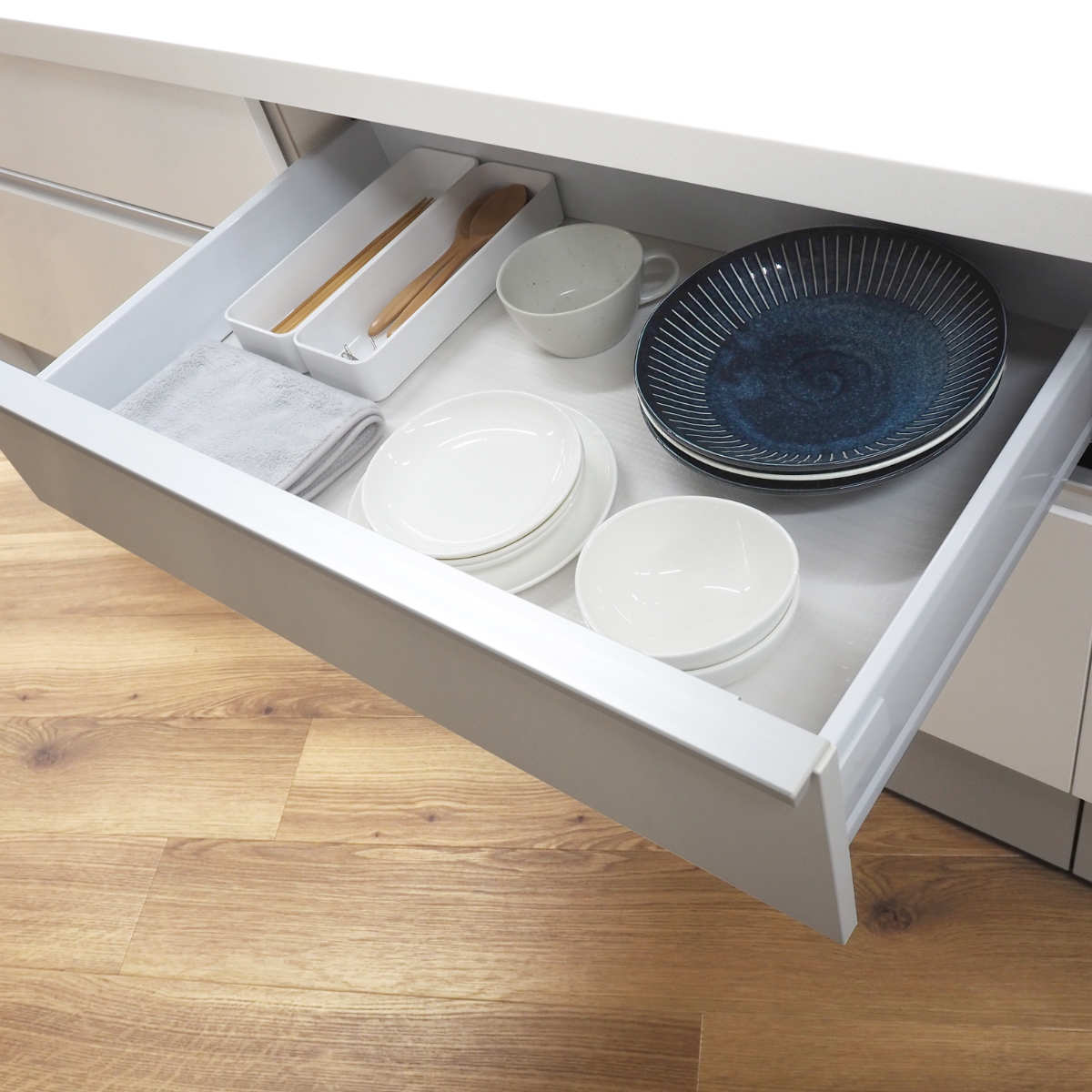 【楽天市場】シンク下シート Ag＋抗菌キッチンシート 引き出し用 （ 引出しシート 流し台シート 日本製 抗菌 防カビ 食器棚 引き出し シンク下 吊戸棚 吊り戸棚 シート 流し台 台所 食器 ...