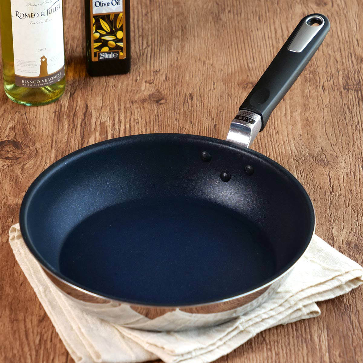 【楽天市場】フライパン 26cm IH対応 クワトロプラス 日本製 UMIC ユミック （ ガス火対応 オール熱源対応 炒め鍋 いため鍋 金属ヘラOK ふっ素加工 軽い 26センチ テフロン ...