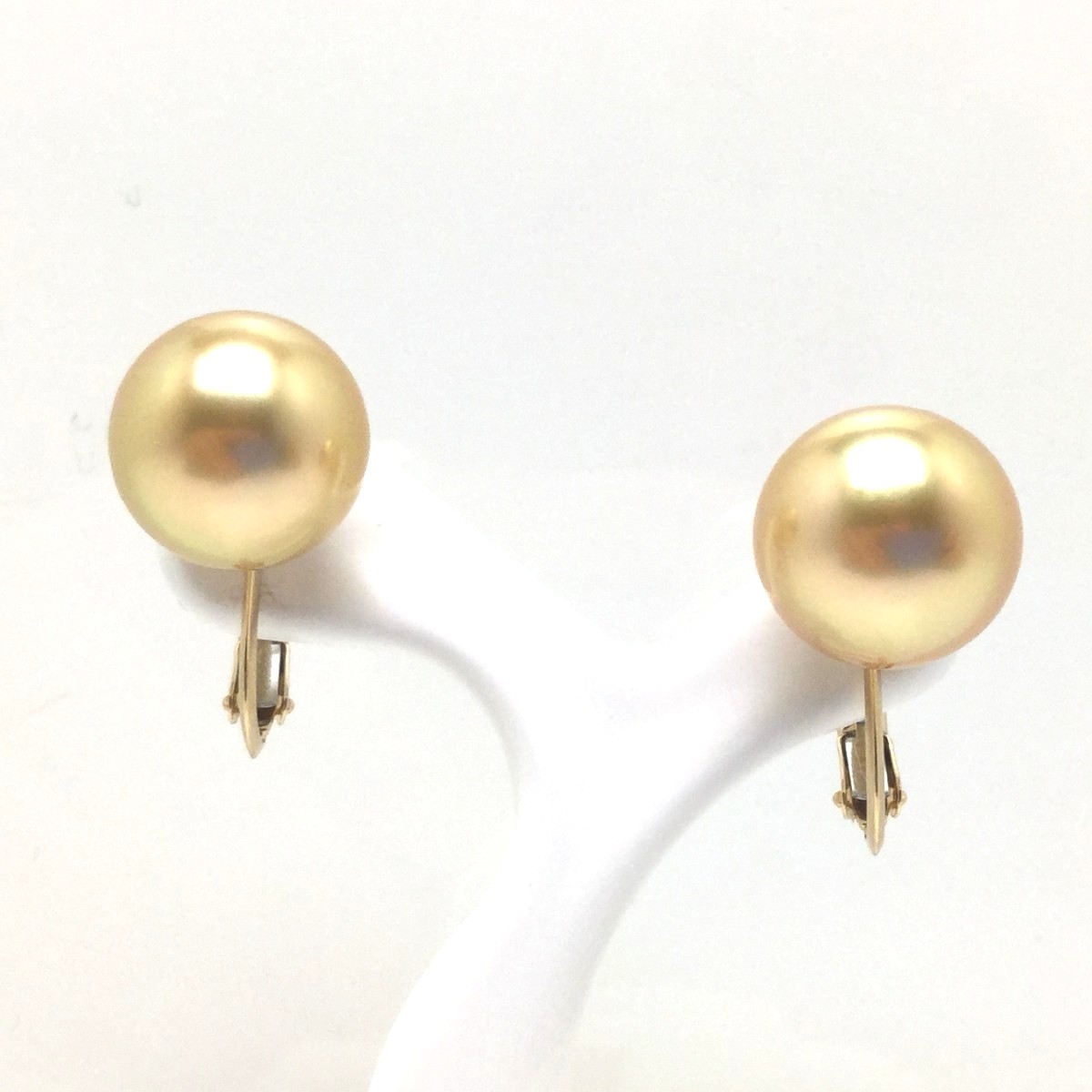 【楽天市場】真珠 イヤリング パール 白蝶真珠 11.85mm ゴールド（ナチュラル） K18 イエローゴールド 79261 イソワパール ...