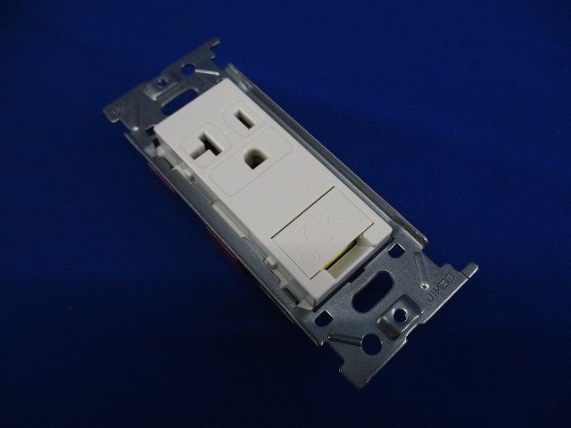 【楽天市場】埋込アースターミナル付15A/20A共用接地コンセント ピュアホワイト JEC-BN-ITGE PW：電材センタ一成