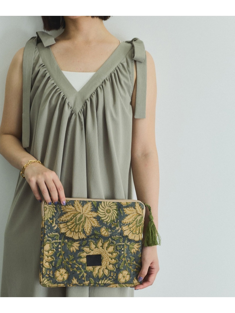 【楽天市場】ハンドブロックプリントポーチ VICKY ビッキー バッグ その他のバッグ ホワイト ブルー【送料無料】[Rakuten ...