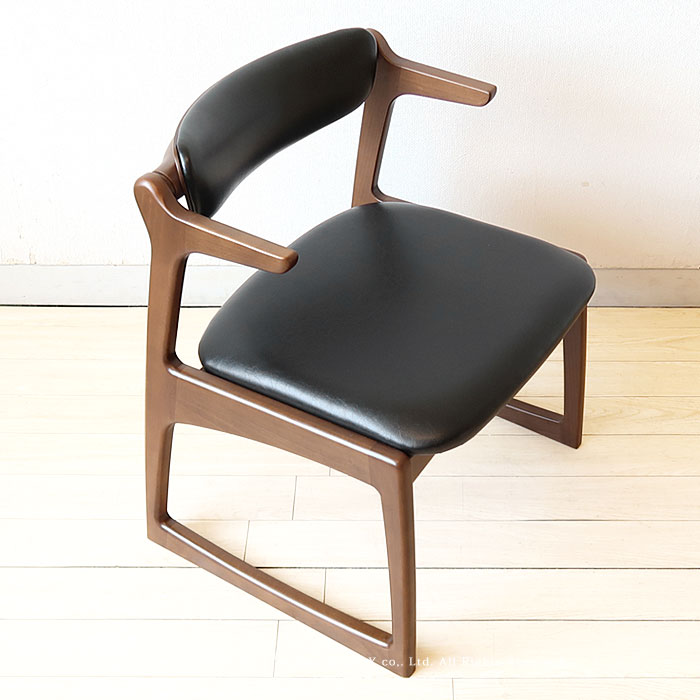 【楽天市場】ダイニングチェア 背もたれが回転して背中にフィット セミアームチェア 椅子 ビーチ材 ブラック色 PVCレザー張り 和モダン：JOYSTYLE coordinate