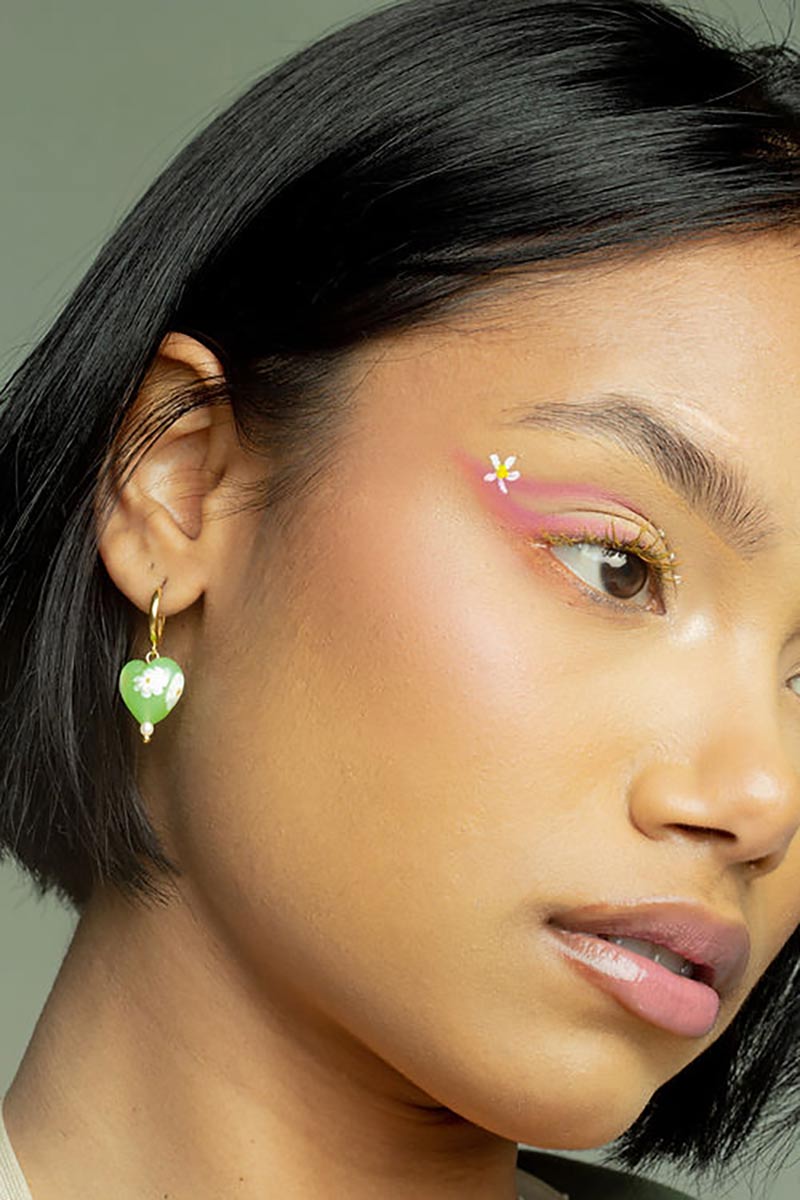 【楽天市場】【レディース新品】YAM (ヤム) POSY HUGGIE MINT ガラスビーズハートピアス GOLD PLATED ...