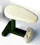 【楽天市場】【アイロン・仕上げ用品】鉄万 穴開きカバー付（長さ250×幅130×高さ195mm）：ミシン販売のナカニホン楽天市場店