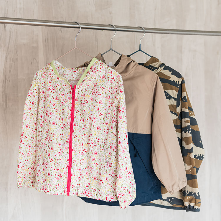 【KEYUCA公式店】【WEB限定】滑らないハンガー バータイプ ひも掛け付シャツ・Tシャツ用キッズ 20本セット [ ケユカ ハンガー すべらない 子供用 洋服ハンガー 滑りにくい キッズ用 ...