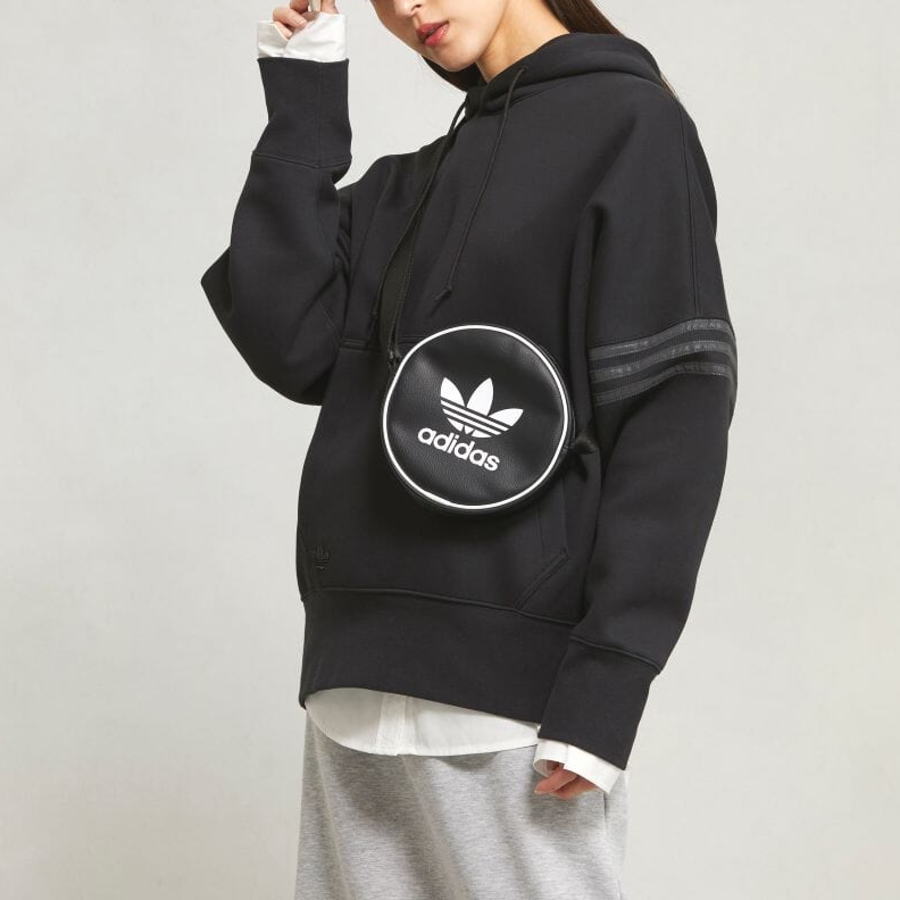 【楽天市場】アディダス adidas バッグ アディカラー クラシック ラウンドバッグ ブラック IT7592【GIOJ】：すにーかー倉庫 きっず店