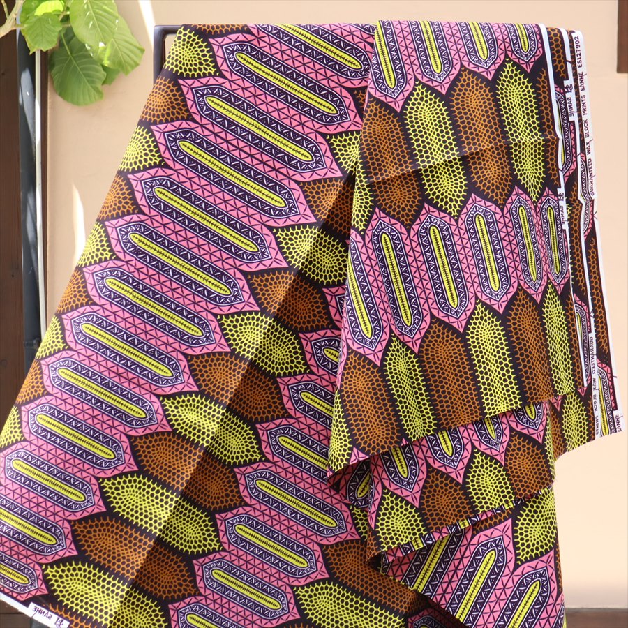 【楽天市場】パーニュ・西アフリカのプリント布 【88cm単位切り売り】巾116cmAfrican Pagne SANHE WAX PRINT ...