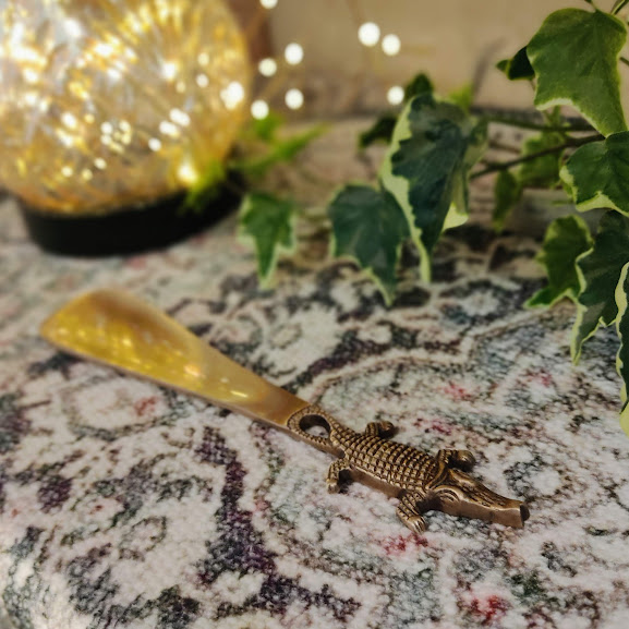 【楽天市場】【送料無料】真鍮シューホーン ワニ 真鍮 ブラス 靴ベラ 靴べら わに おしゃれ ディスプレイ インテリア プレゼント 贈り物 父 ...