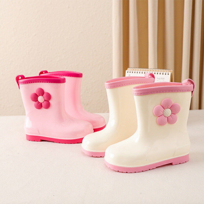 【楽天市場】子供用 女の子 レインシューズ レインブーツ 軽い おしゃれ 雨具 便利 雨靴 ショート レインシューズ 梅雨對策 台風対策 滑り ...