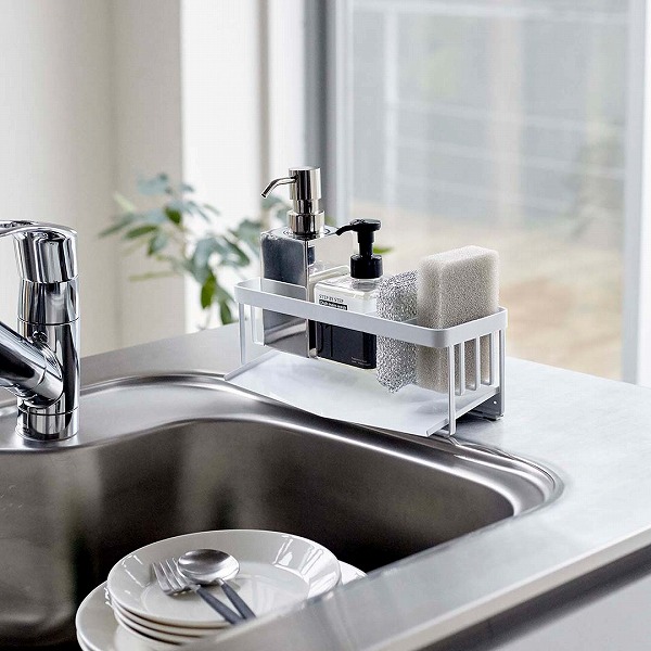 【楽天市場】【お取り寄せ】山崎実業 tower 水が流れるスポンジ＆ボトルホルダー ホワイト/ブラック5016 5017：KOZLIFE コズライフ