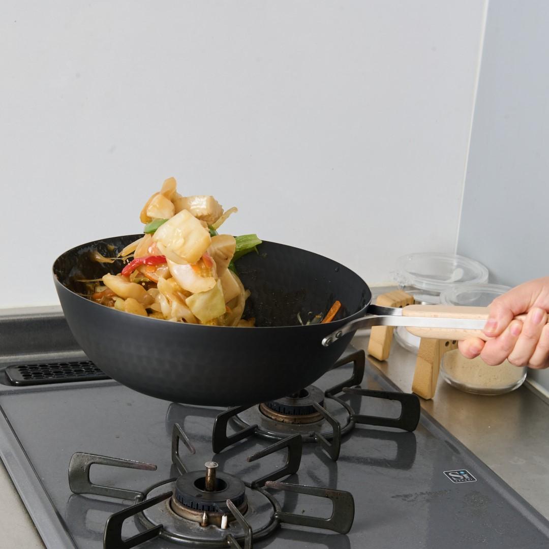 【楽天市場】【ポイント10倍】 エンゾー enzo 鉄中華鍋 26cm 20311583 中華鍋 鍋 鉄鍋 軽量 フライパン ギフト プレゼント：生活雑貨ショップ kurasuno