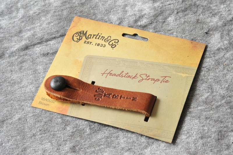 【楽天市場】Martin / マーティン Headstock Strap Tie (Brown)[18A0032]《ストラップボタン ...