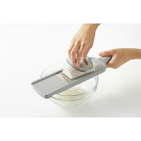 【楽天市場】ミニ細千切りスライサー (GR-008) キッチン 千切り 下ごしらえ 手軽 コンパクト スライス スライサー 便利【日本製】調理 キッチンツール 抗菌 グレー 細目 大根 ...