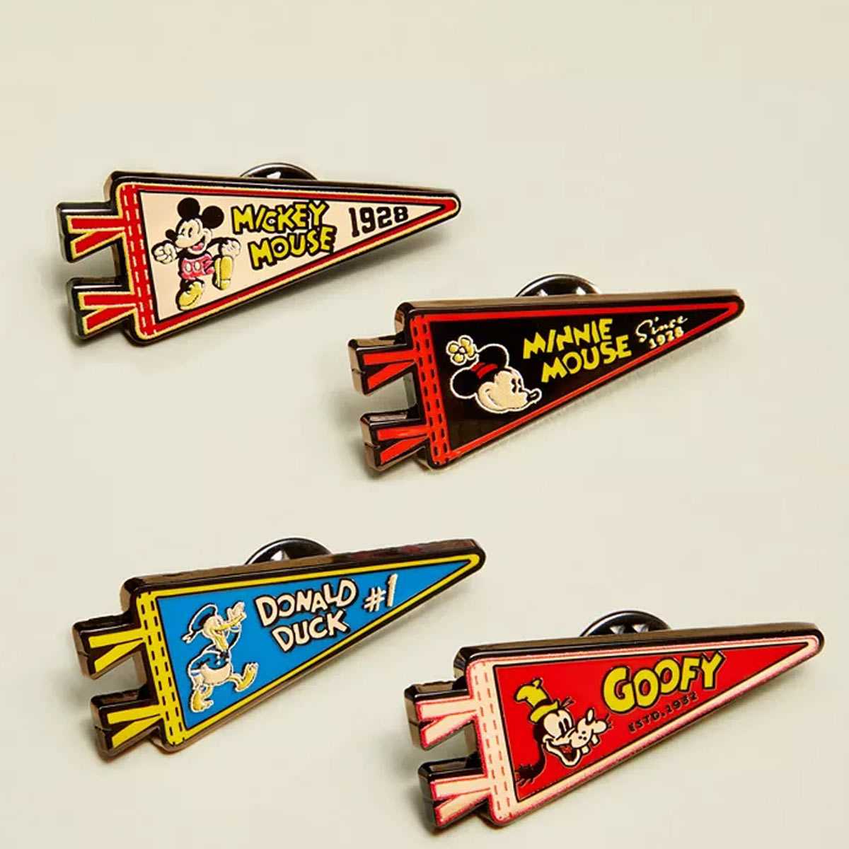 【楽天市場】ディズニー/ラウンジフライ キーホルダー キャラクター 限定品 可愛い チャーム おしゃれ レディース Disney ...