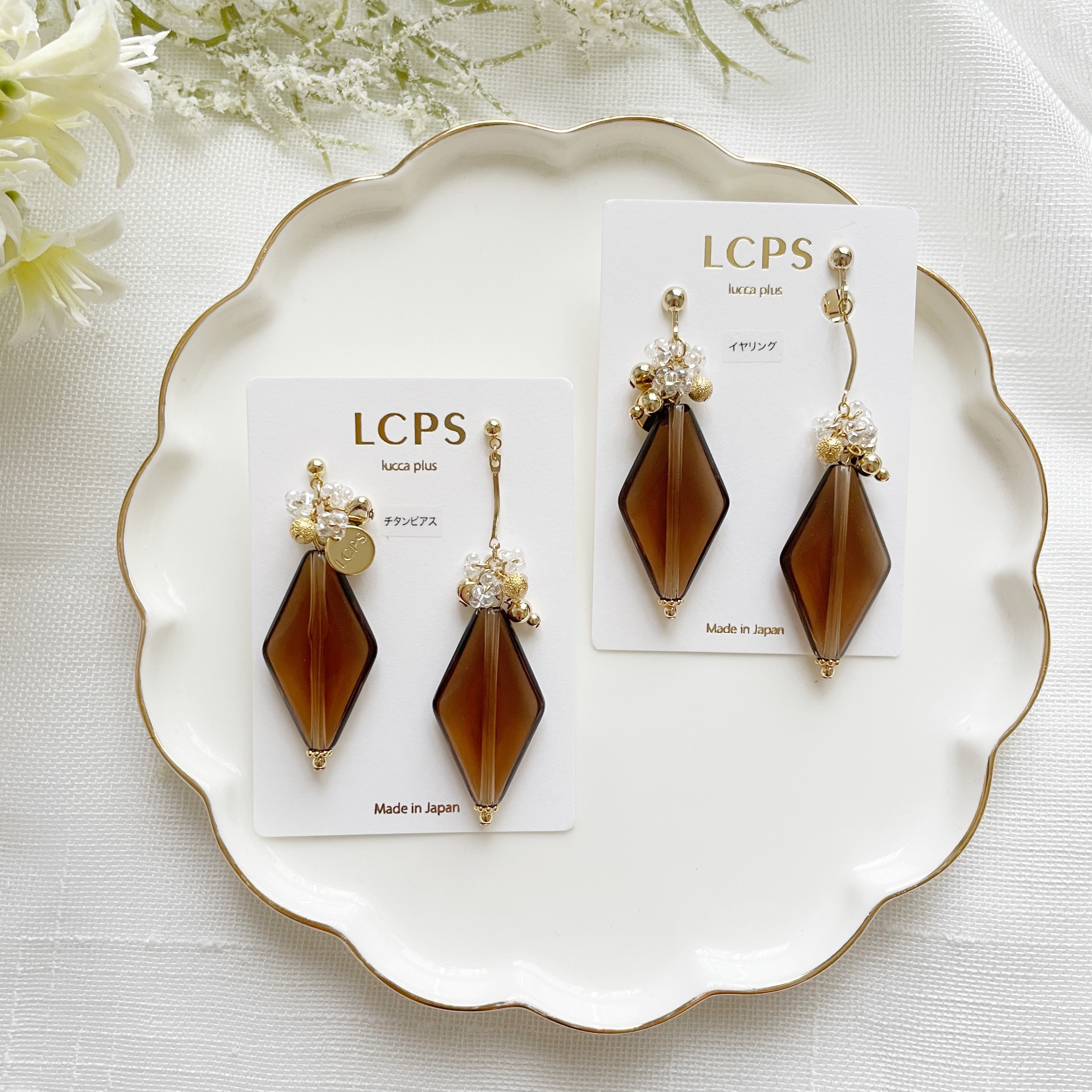 【楽天市場】アシンメトリー クリア アクリル ダイヤ ビジュー ゴールド ピアス イヤリング アレルギー対応 大ぶりアクセ 透明 ブラウン ハンドメイド 個性：LCPS -luccaplus-