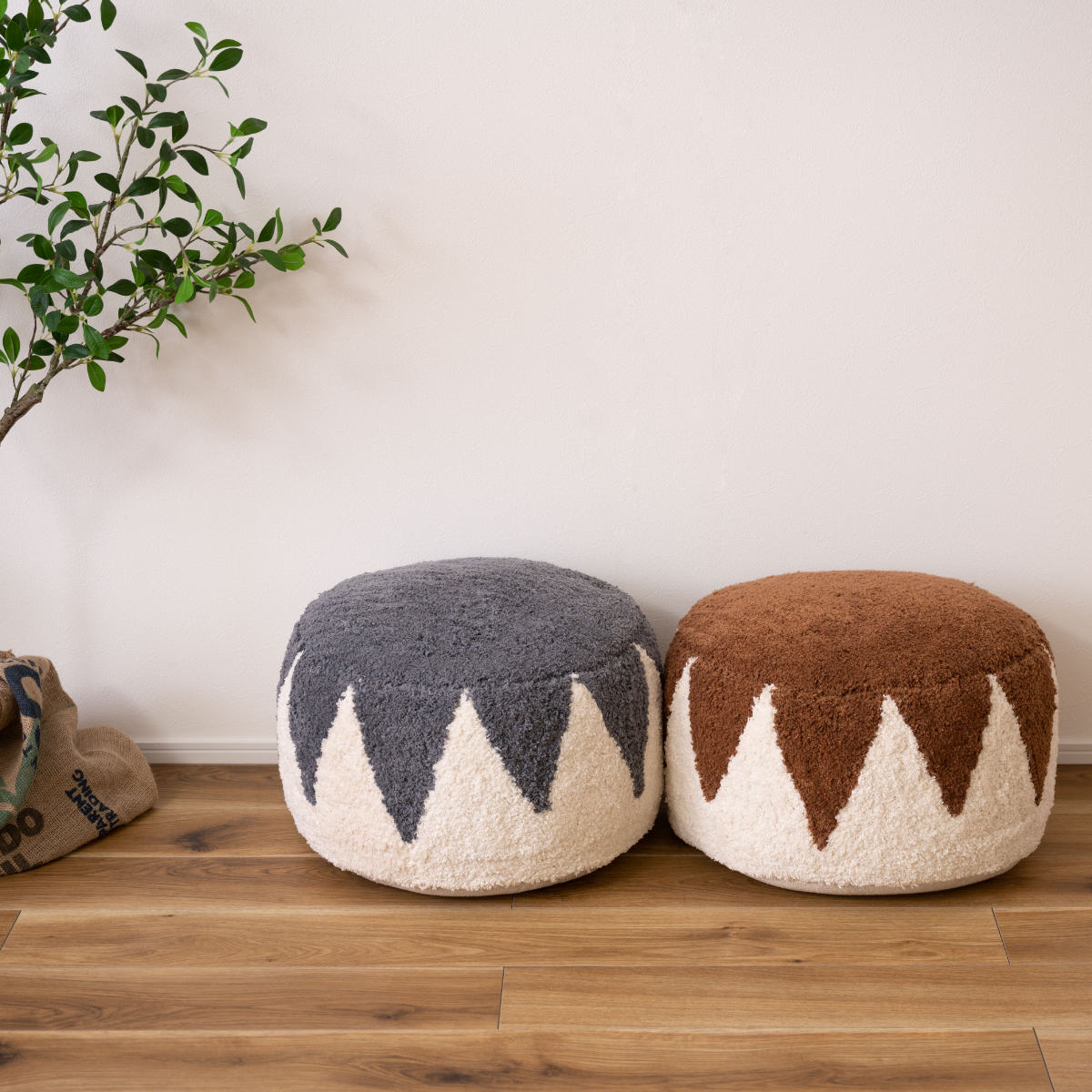 【楽天市場】スツール 幅50cm ラウンドスツール 丸型 ビーズ （ 送料無料 クッション フロアクッション ミニ チェア 肘掛け 丸 オットマン スツールクッション 柔らか 座れる 足置き ...