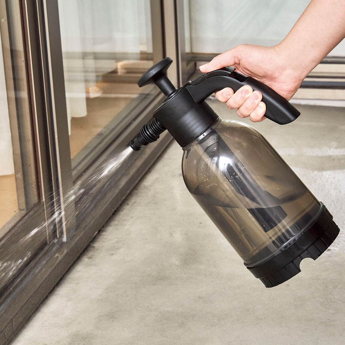 【楽天市場】加圧ポンプ ジェット泡 洗浄クリーナー ポンプ式 蓄圧式 家庭用 電源不要 電池不要 （ 加圧 ポンプ 泡 洗浄 窓掃除 洗車 網戸 掃除 2L 手動 車 泡洗浄 掃除用品 清掃用 ...