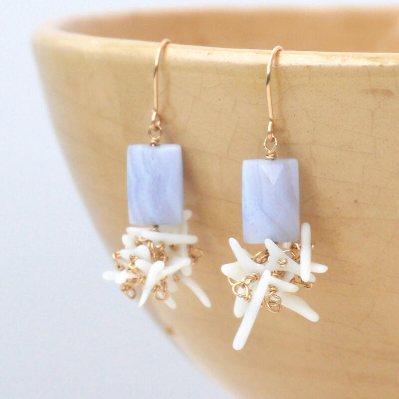 【楽天市場】7amulet 14KGF ブルーレースとホワイトコーラルのピアス LUVRI ラブリ：ラブリ