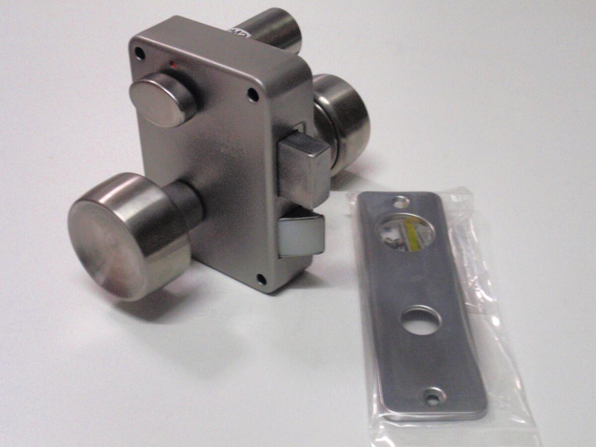 【楽天市場】公団型 外開き用 面付箱錠 MIWA 美和ロック U9PMK-HS 75PM 左右勝手 玄関 防犯 鍵 交換 マンション アパート 玄関：港町MARKET 楽天市場店