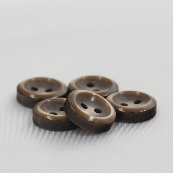 【楽天市場】ボタン シャツボタン 9mm 茶 10個入 表二つ穴 割れ 欠けに強いプラスチック シャツ ブラウス向 薬品 熱 圧力 衝撃 引っ張りに強い安心性能のボタン 手芸 通販 ...