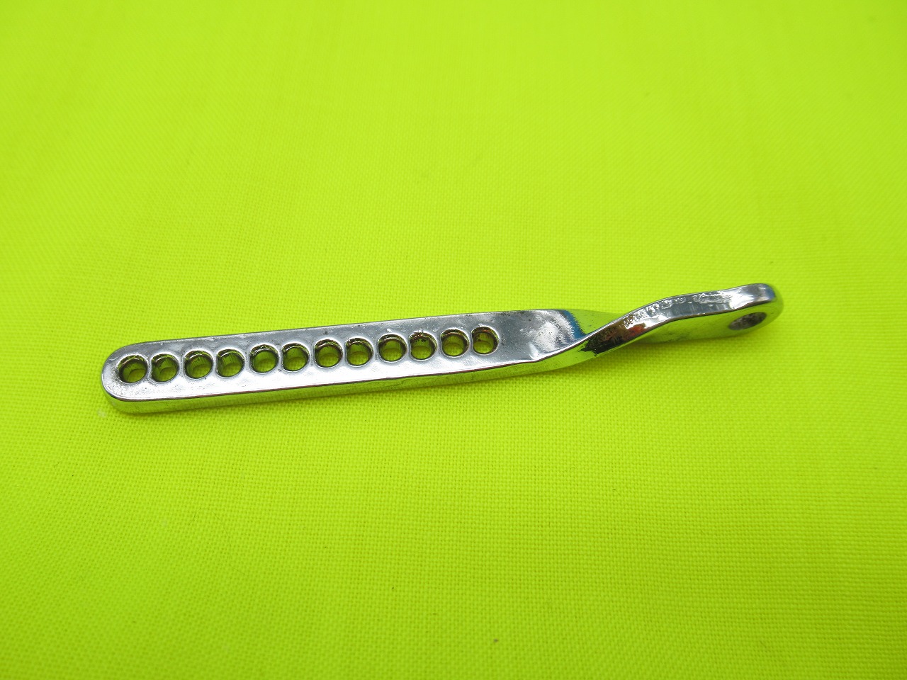 【楽天市場】純正品 kansai special 関西スペシャルNeedle bar Thread Eyelet 糸案内 パーツ番号：45 ...
