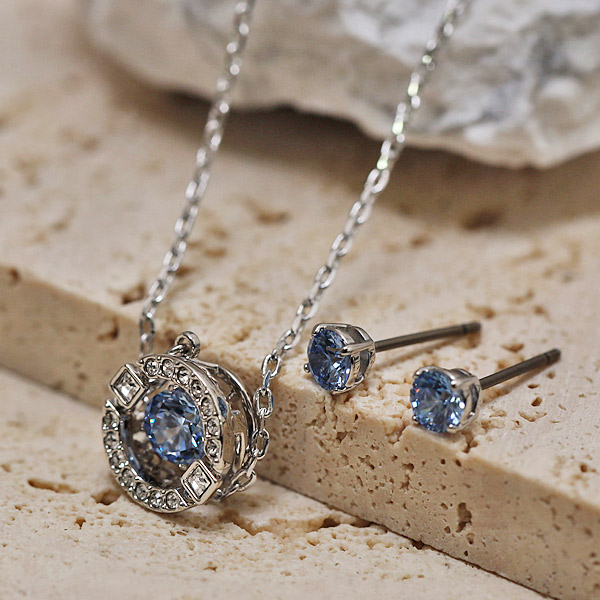 【楽天市場】スワロフスキー SWAROVSKI スパークリングダンス Sparkling Dance ネックレス＆ピアス セット ペンダント ...