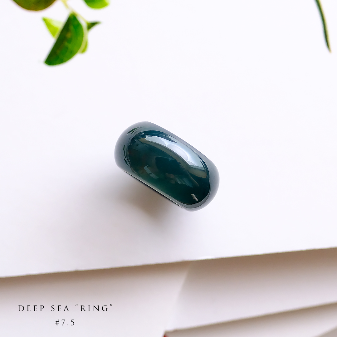 【楽天市場】翡翠 (ヒスイ) くりぬき 彫刻 リング『DEEP SEA "RING"』(7.5号 / 彫刻指輪) アイスブルー翡翠 グアテマラ産 天然ひすい 希少 指輪 ナチュラルジェダイト ...