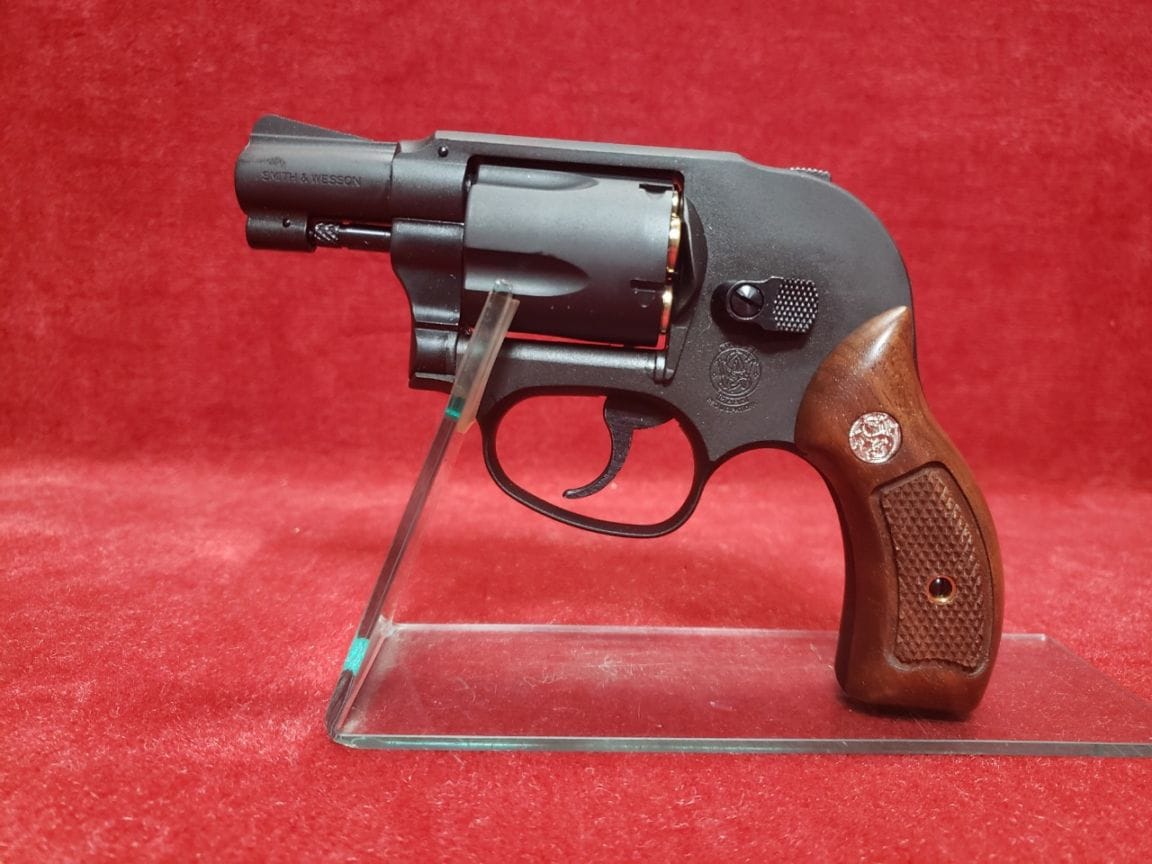 【楽天市場】【エントリーで最大ポイント10倍】マルシン S&W M49 チーフスペシャル 2インチ 木製サービスサイズグリップ HW BK ...