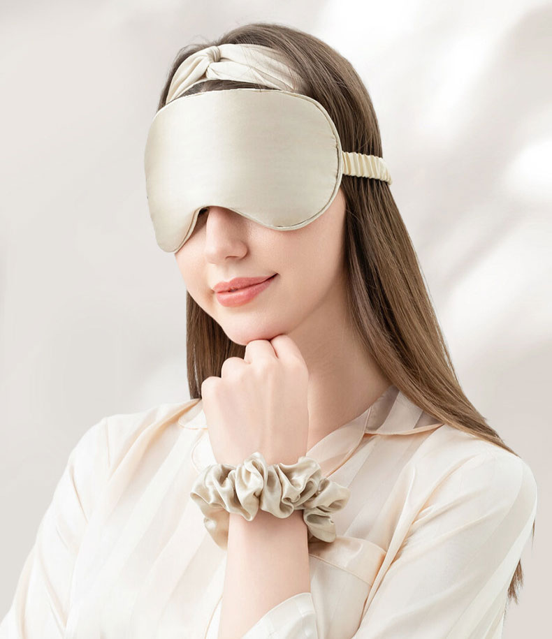 【楽天市場】アイマスク シルク 睡眠用 安眠 快眠 グッズ 軽量 目隠し 20.5*9.5cm：Monuso