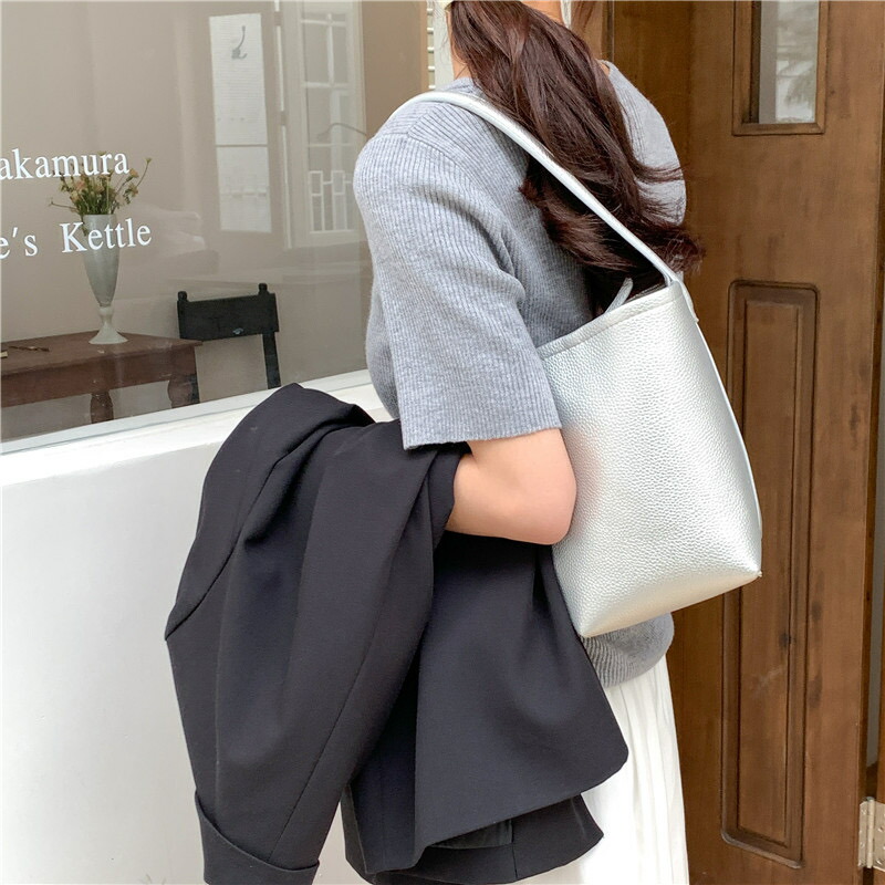 【楽天市場】トートバッグ 大容量 自立 お仕事バッグ レディース バッグ おしゃれ バケツバッグ PUレザー素材 肩掛けバッグ 多色 ファッション 人気 通勤 通学：Monuso