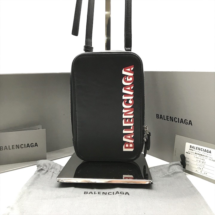 【楽天市場】【中古】美品 BALENCIAGA バレンシアガ キャッシュ ジップ フォン ホルダー ショルダー バッグ ブラック a3107 ...
