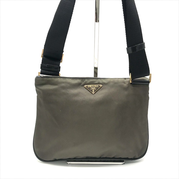 【楽天市場】【中古】良品 PRADA プラダ 三角ロゴ プレート テスート ナイロン ボディ ショルダー バッグ カーキ a4190：BEGINSELL