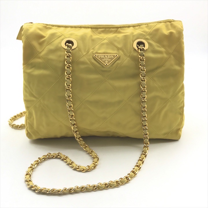 【楽天市場】【中古】良品 PRADA プラダ 三角ロゴ プレート キルティング ナイロン チェーン ショルダー バッグ イエロー k2779：BEGINSELL