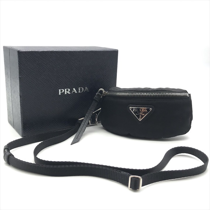 【楽天市場】【中古】展示品 PRADA プラダ 三角ロゴ ナイロン テスート ポーチ 小物入れ ブラック k4563：BEGINSELL