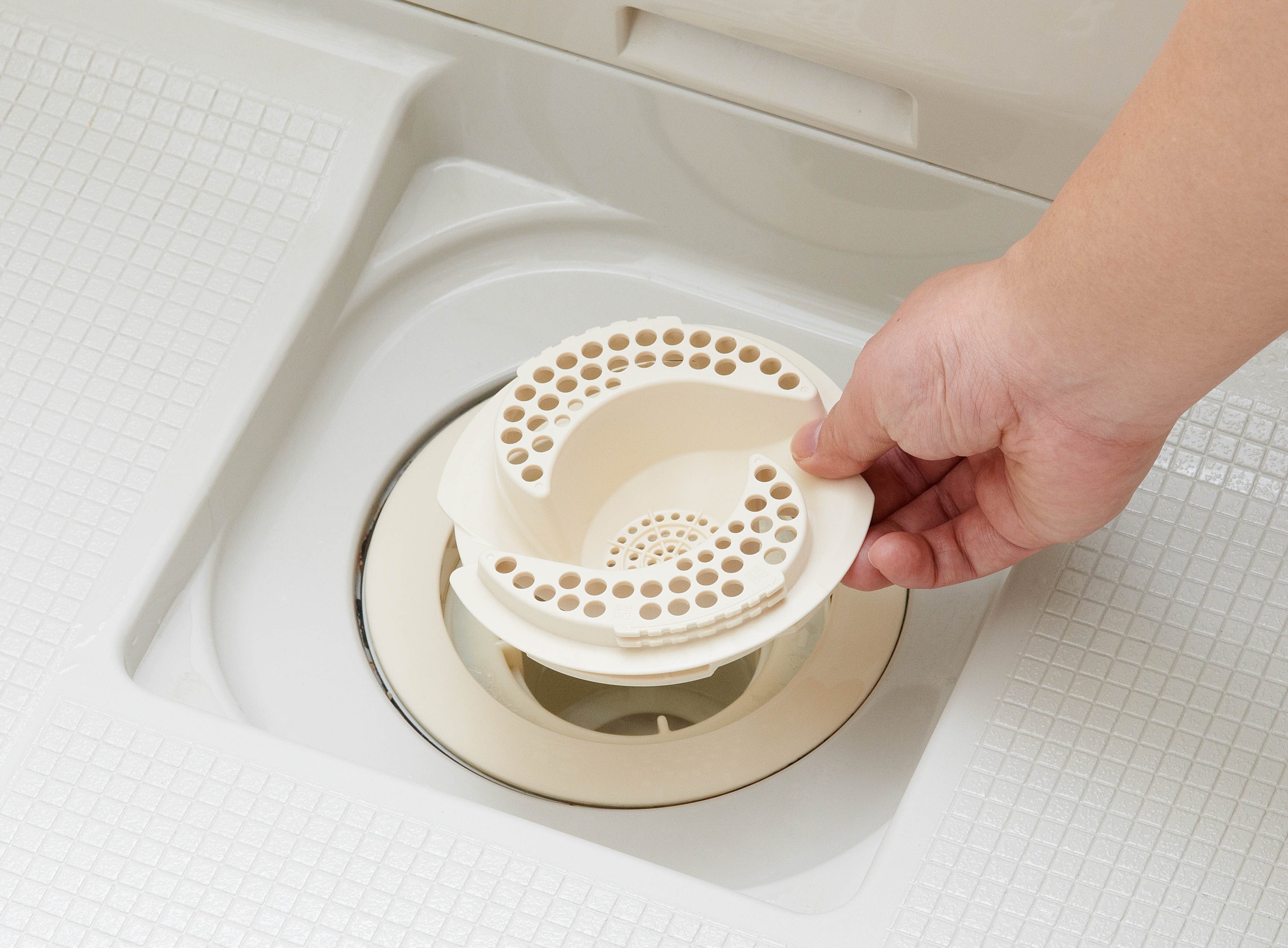 【楽天市場】【正規販売店】ユニットバス用 ヘアーキャッチャー 三栄水栓 SANEI PH397 排水用品 くるっぽい SANEI サンエイ お風呂 掃除：自分にピッタリ家電の「マイピタ」