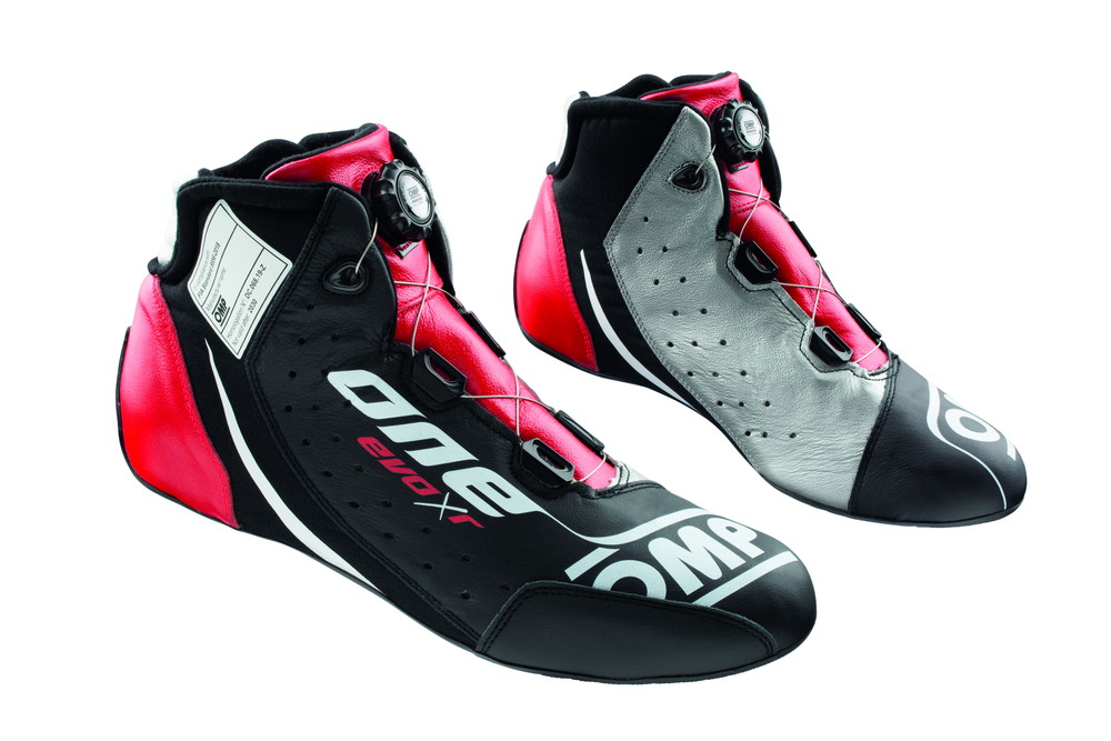 【楽天市場】OMP ONE EVO R SHOE ブラック／シルバー／レッド【サイズ 41】（レーシングシューズ） 品番：IC0-0805 ...
