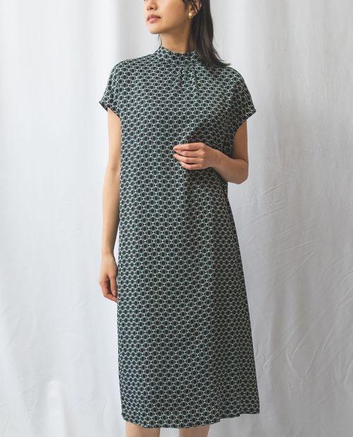 【楽天市場】★10/25限定！20%OFFクーポン配布中★【30%OFF】《 チェーンプリント ワンピース 》 レディース 半袖 幾何学柄 ...