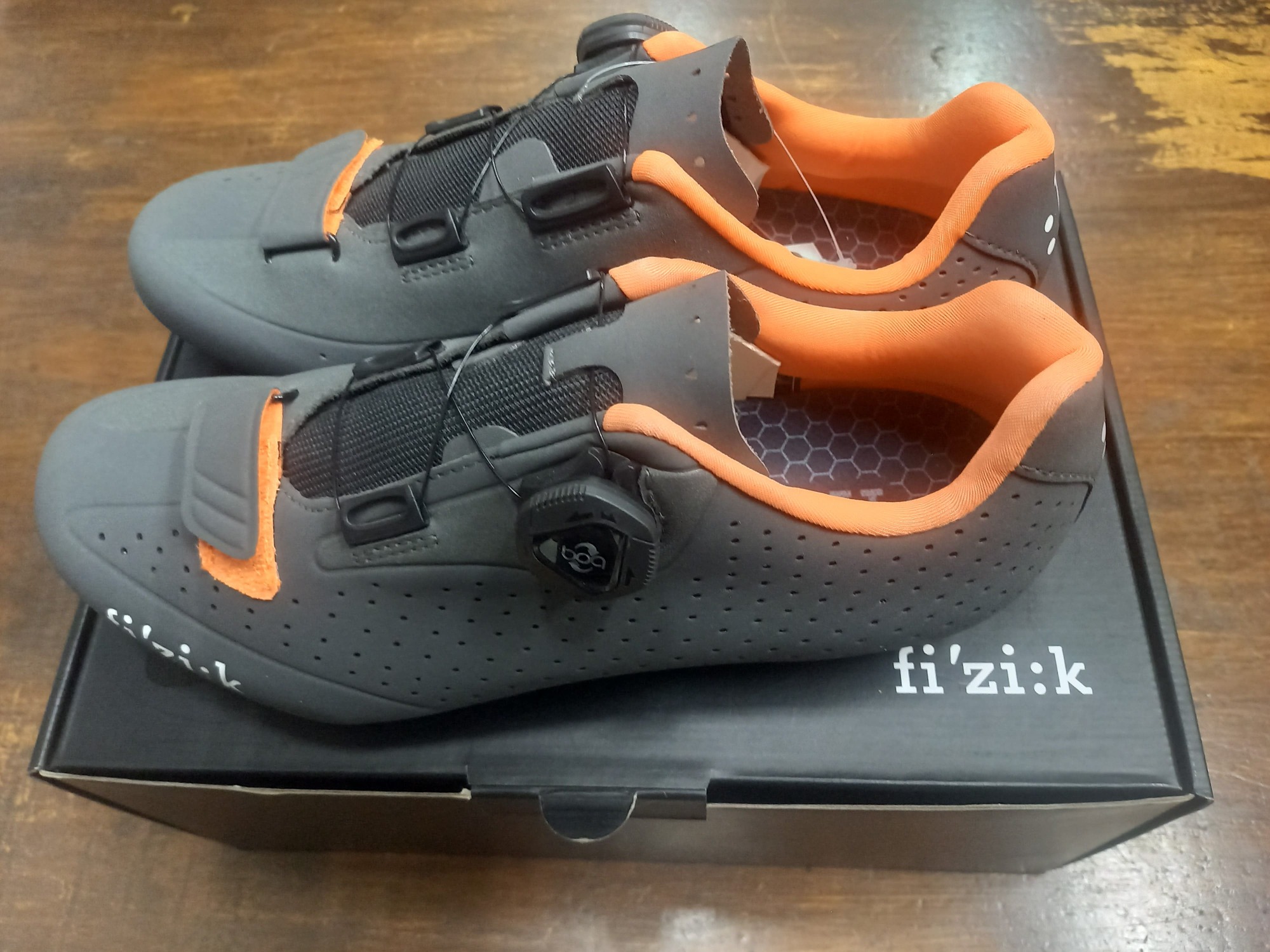 【楽天市場】フィジーク R5 BOAMAN R5M-BC-1291男女兼用 サイクルシューズ ANTH-ORANGE FL 39EU：自転車 ...