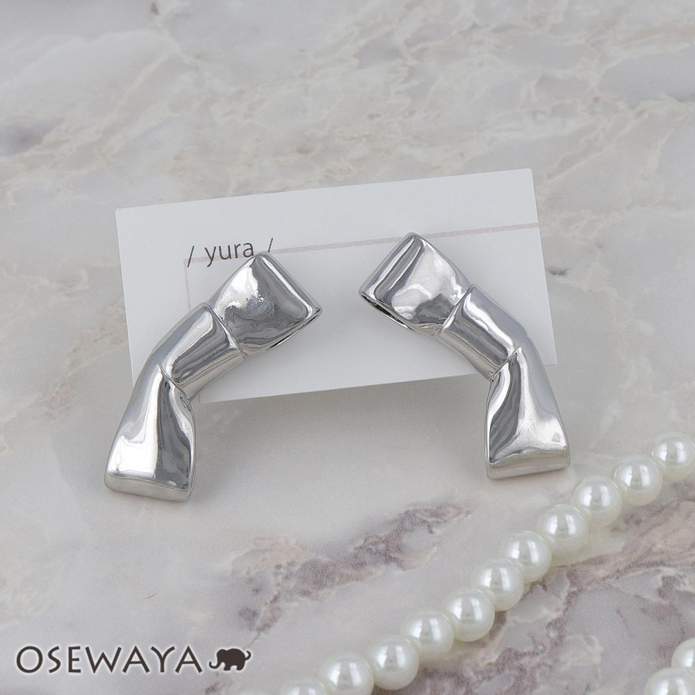 【楽天市場】【送料無料】ピアス yura Que le bonheur t'arrive リボン チタンポスト スタッドピアス：OSEWAYA