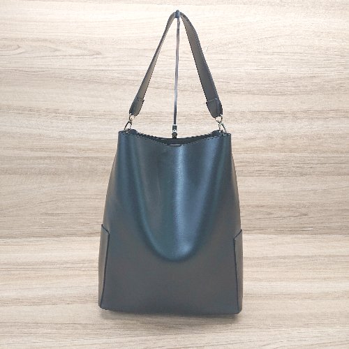 【楽天市場】 RANDEBOO ランデブー A4サイズ ミニマルなデザイン 手触り トート ショルダーバッグ ブラック レディース E 【中古】：フクワウチ